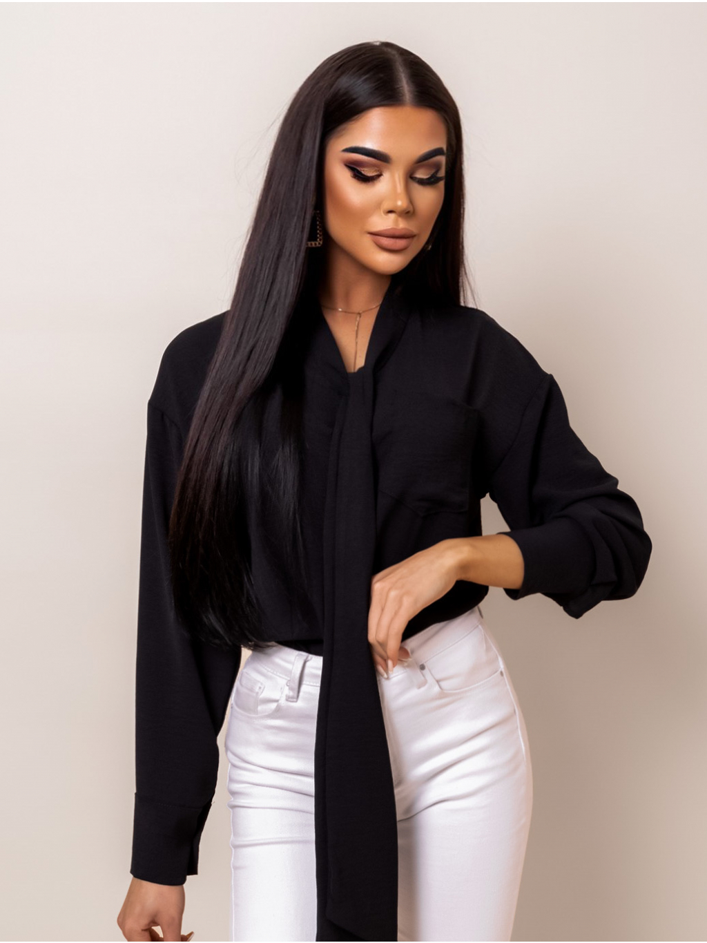 Čierna elegantná košeľa LILANI s mašľou | Erika Fashion