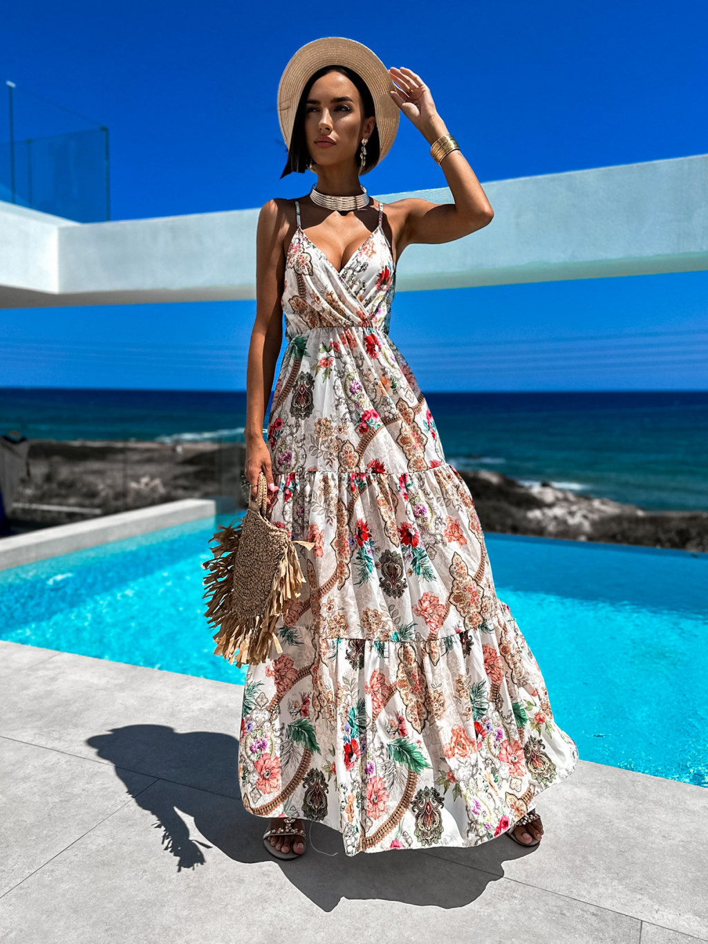 Biele dlhé elegantné šaty GARETY so vzormi | Erika Fashion