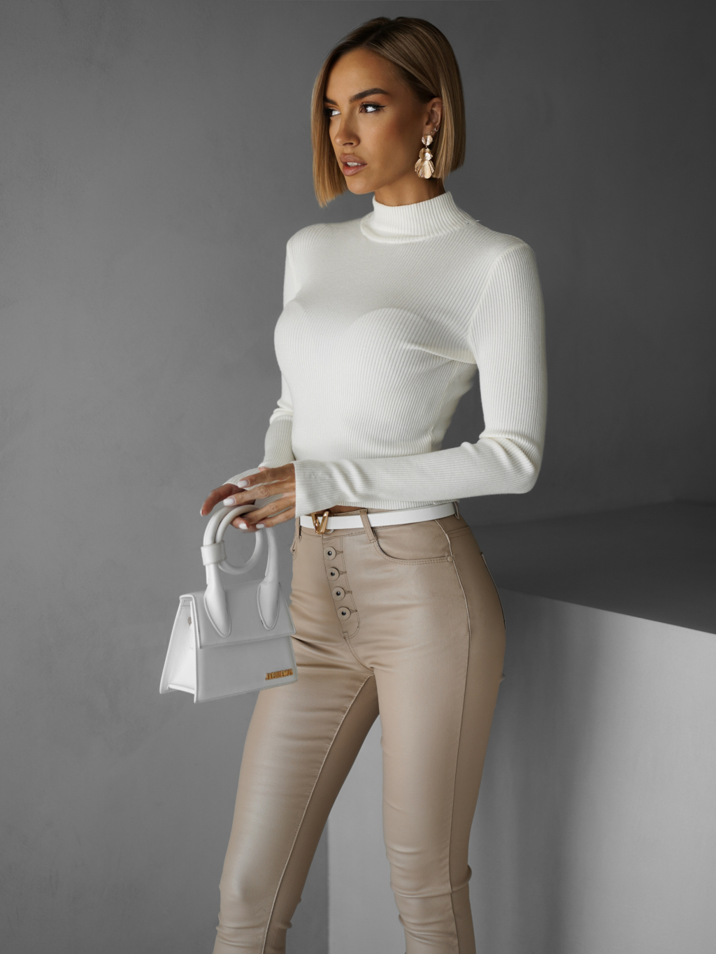 Biely basic rolák BUSOK | Erika Fashion