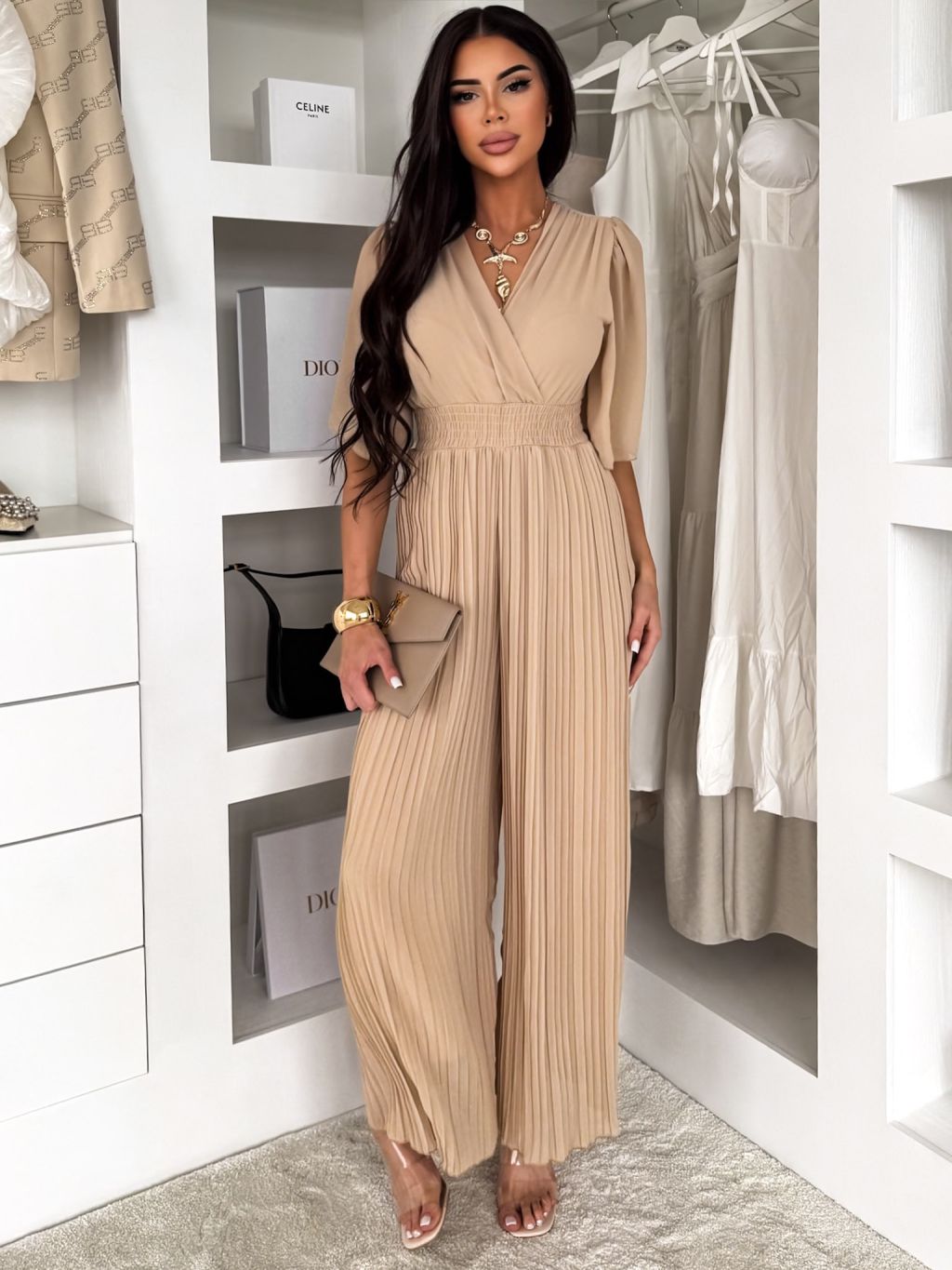 Béžový plisovaný spoločenský overal QVAKALA | Erika Fashion